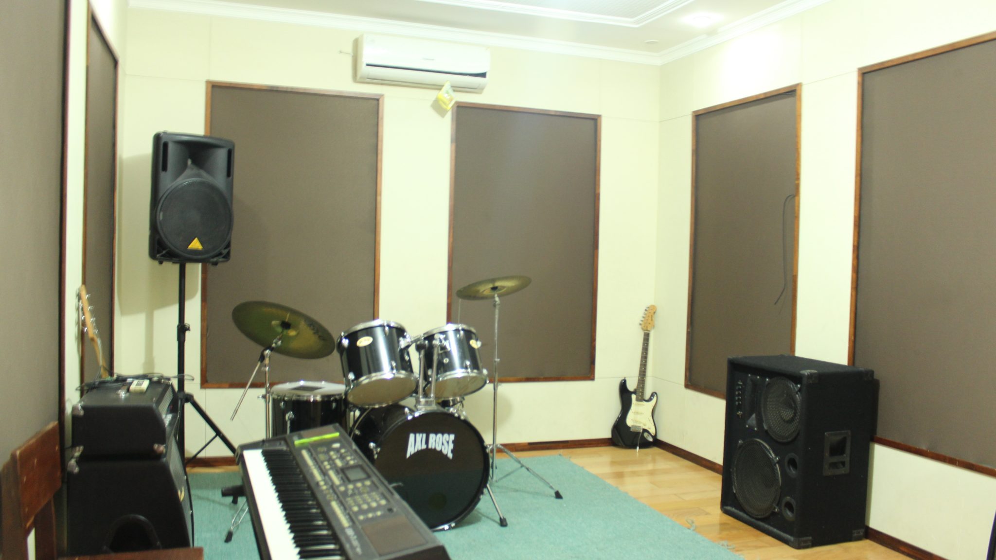 Fasilitas Sekolah – SMP Kesatrian 1 Semarang